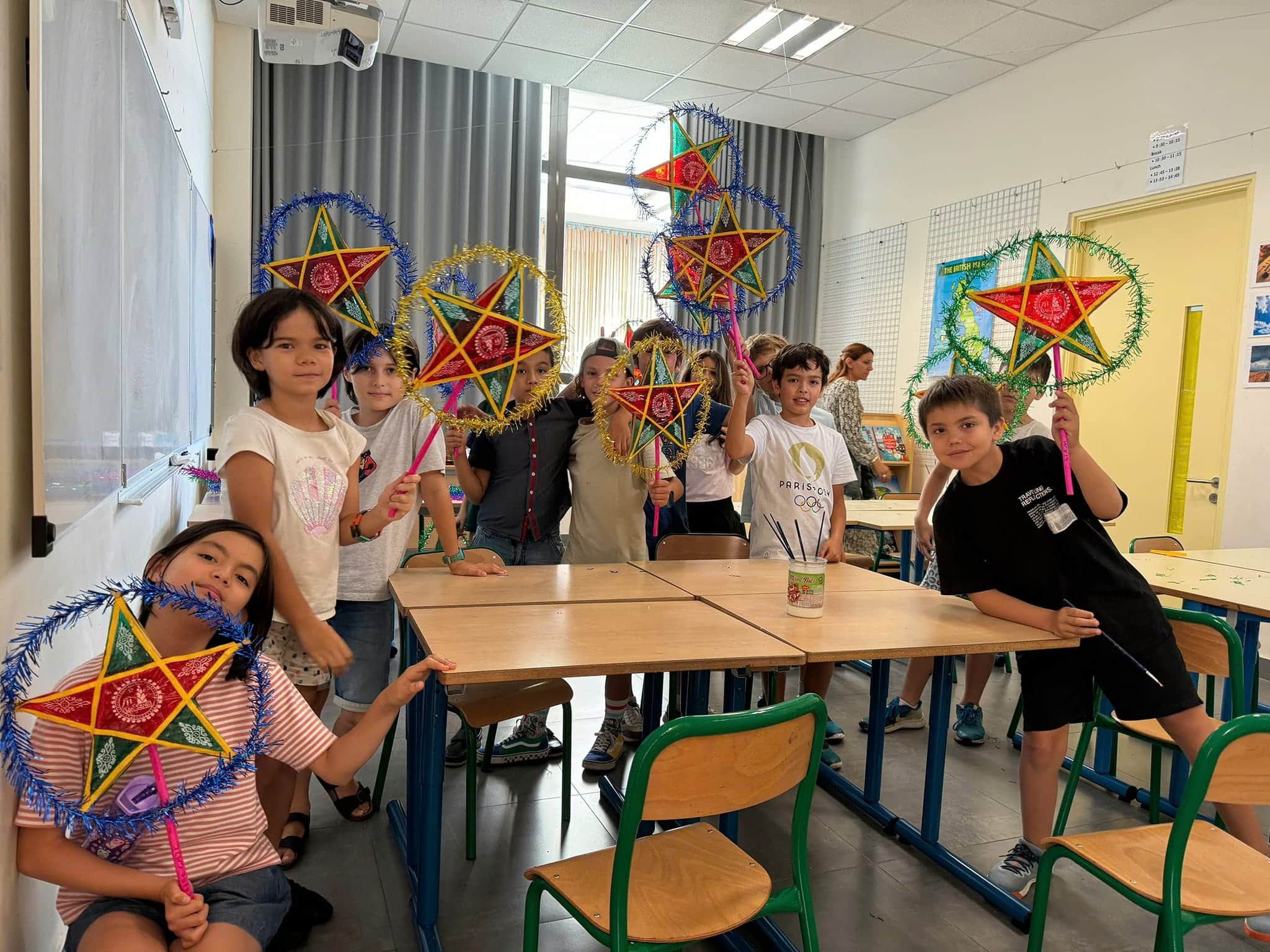 Les classes de l’élémentaire célèbrent la fête de la lune | Lycée ...